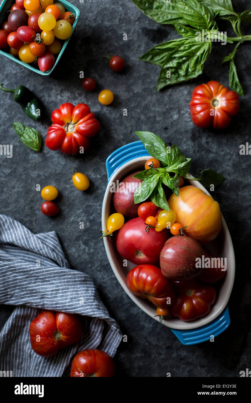 Tomato colours hi-res stock photography and images - Alamy