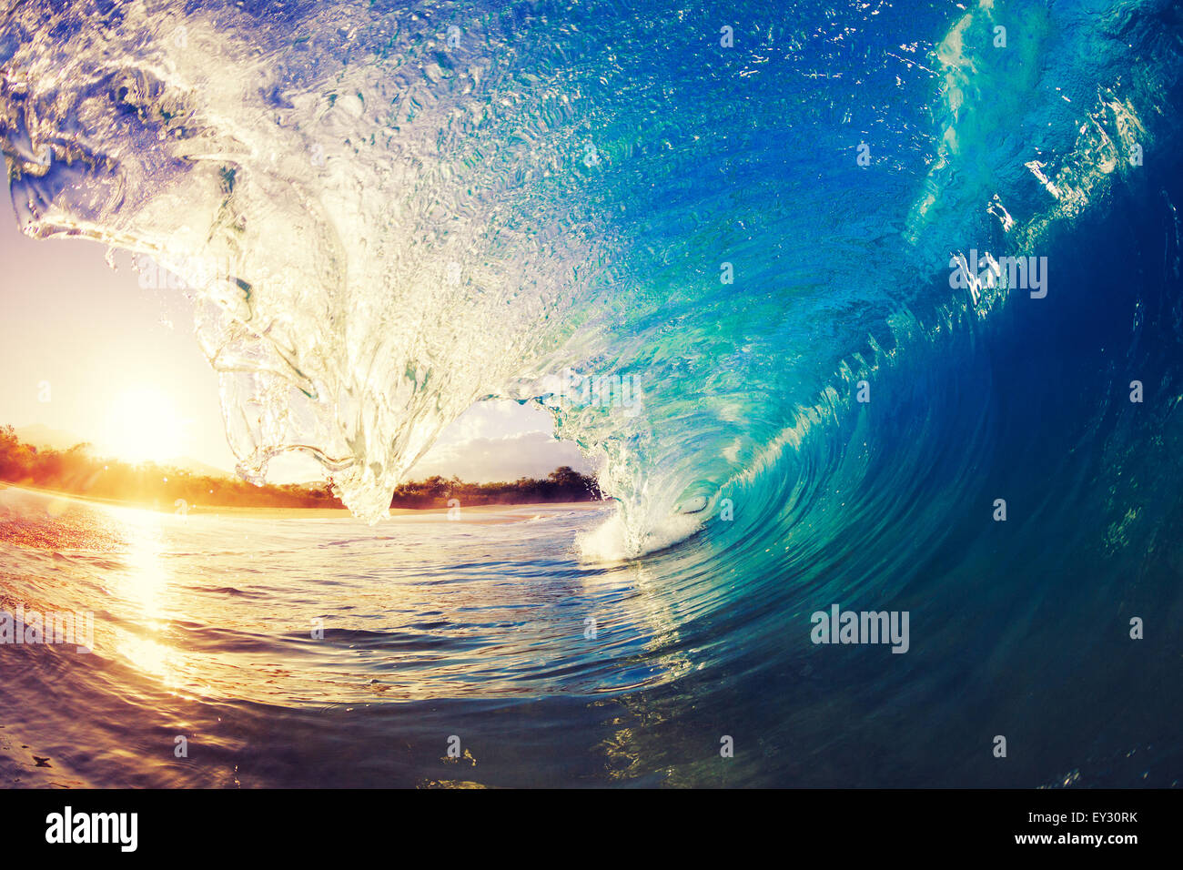 Blue ocean large sky hi-res stock photography and images - Alamy