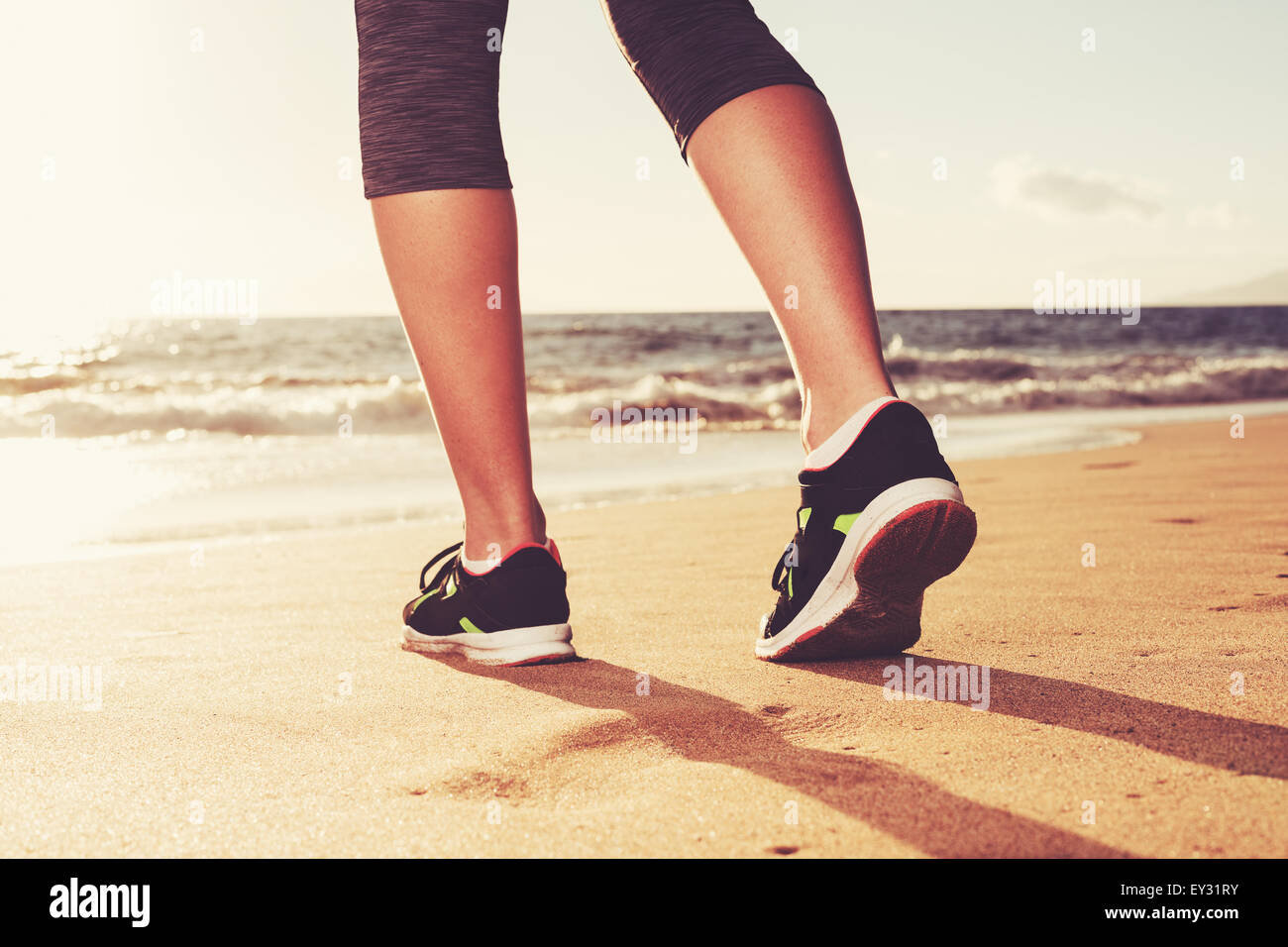 Woman feet up outside hi-res stock photography and images - Alamy