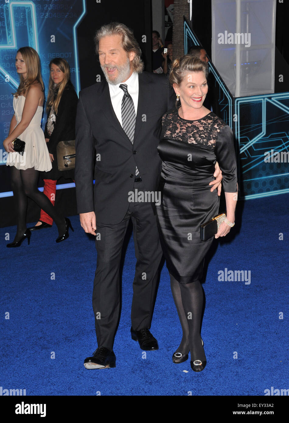 LOS ANGELES, CA - DECEMBER 11, 2010: Jeff Bridges & wife Susan at the ...