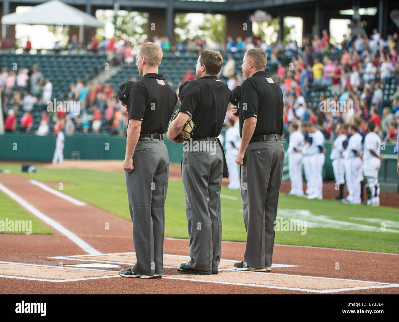 Columbus, Ohio, USA. 20th July, 2015. Umpires show their respects ...