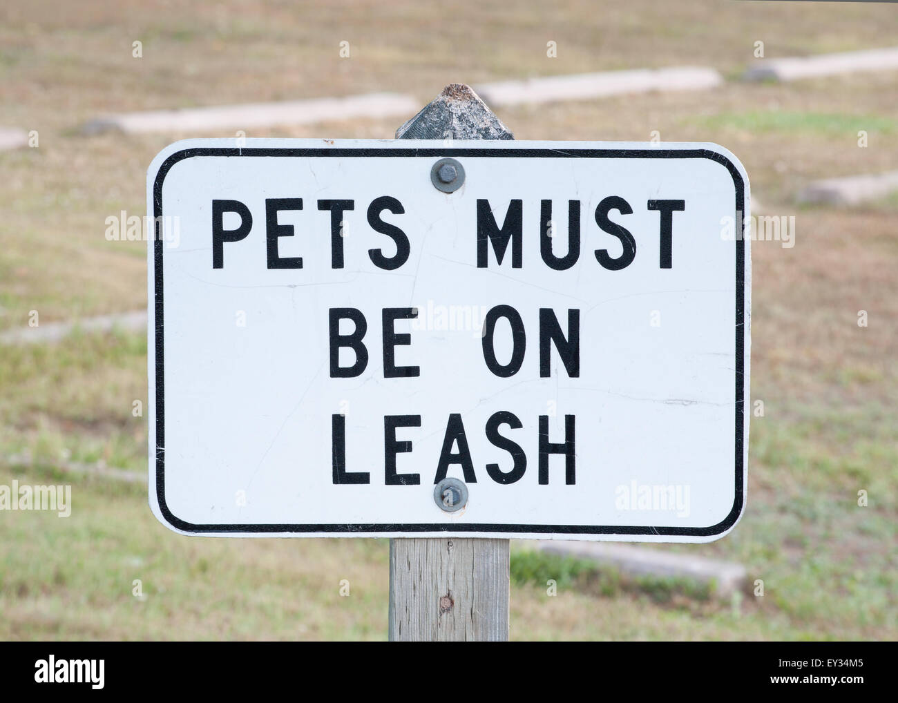 Leash sign hi-res stock photography and images - Alamy