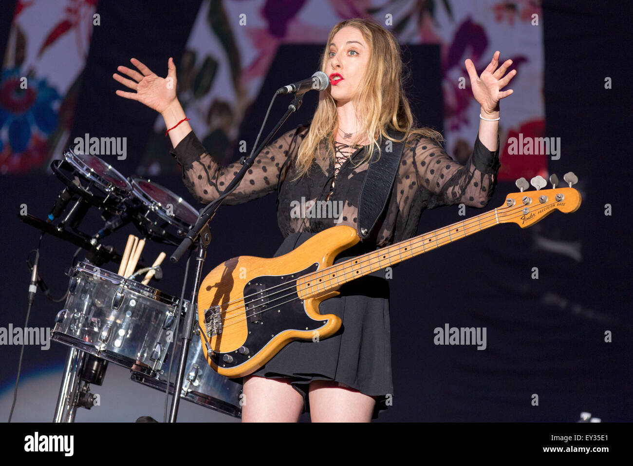Chicago, Illinois, USA. 19th July, 2015. Musician ESTE HAIM of Haim ...