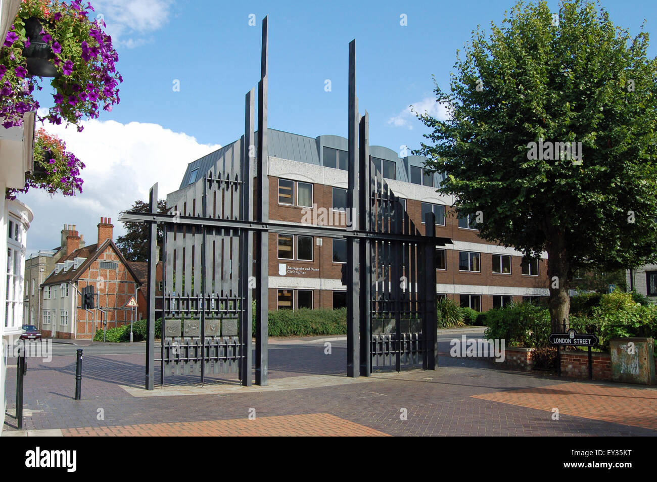 Basingstoke to london hi-res stock photography and images - Alamy