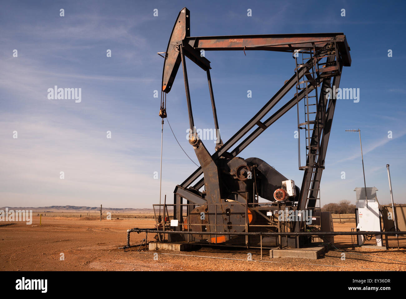 North dakota oil rig hi-res stock photography and images - Alamy