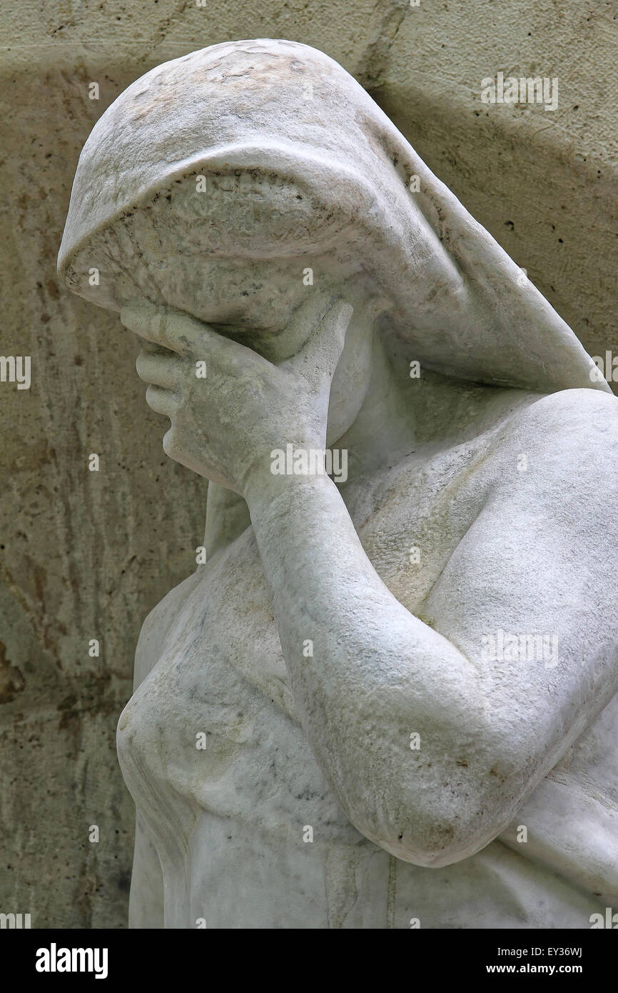 Out Cold Papa Muntz Statue