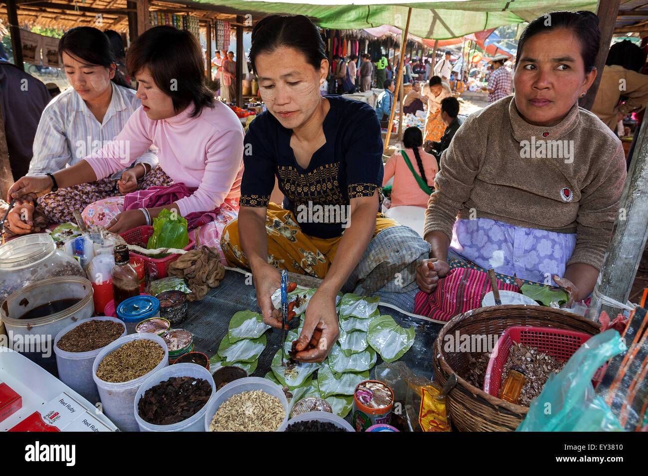 Betel nuts at market stall hi-res stock photography and images - Alamy