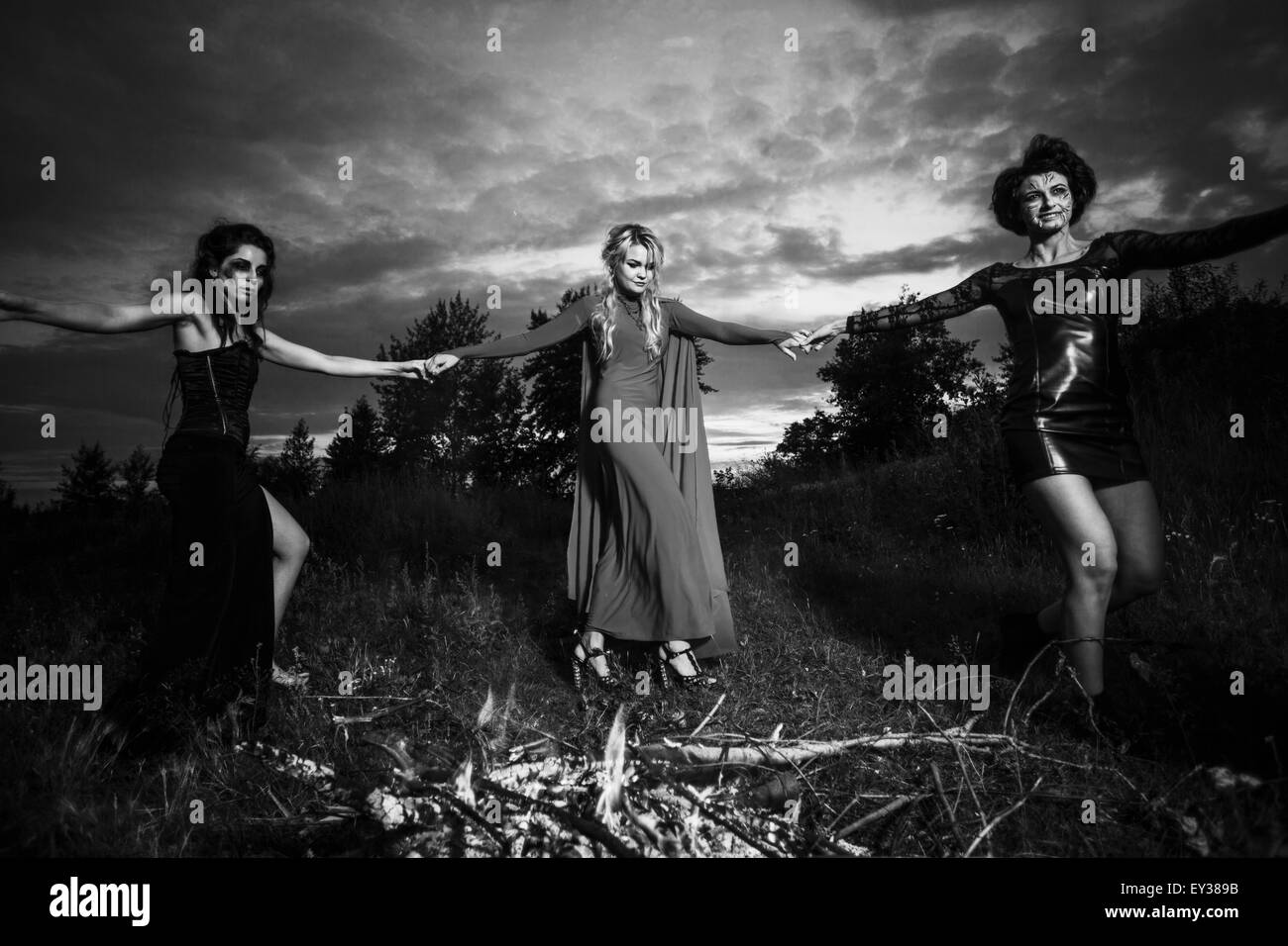Coven hi-res stock photography and images - Alamy