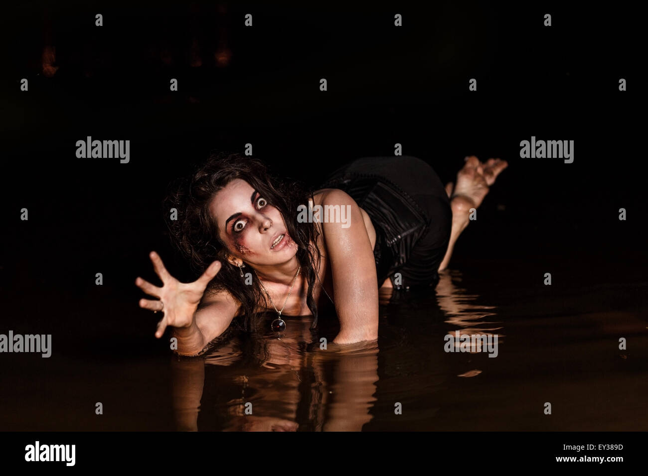 Horror ghost hi-res stock photography and images - Alamy