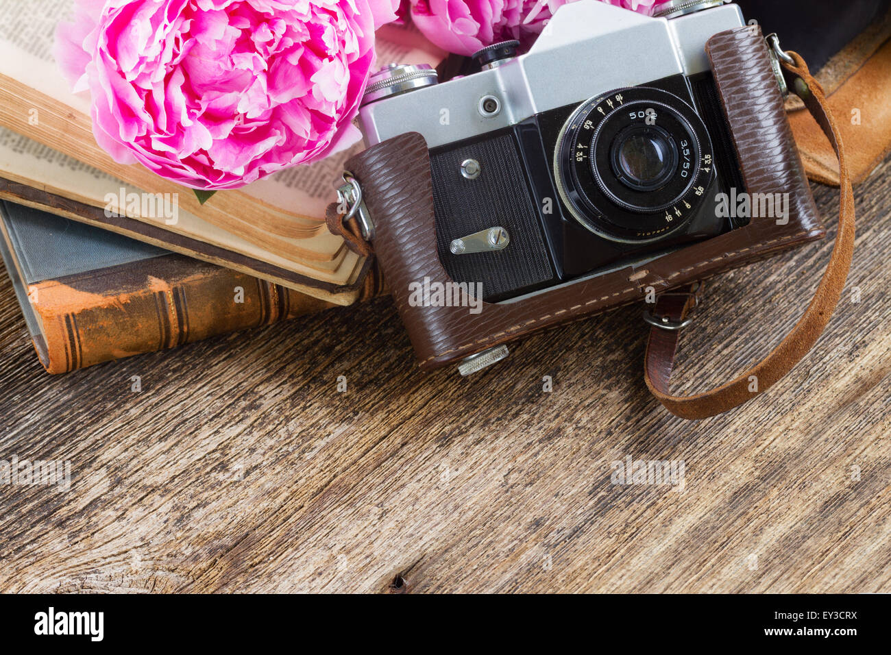 retro photo camera Stock Photo - Alamy