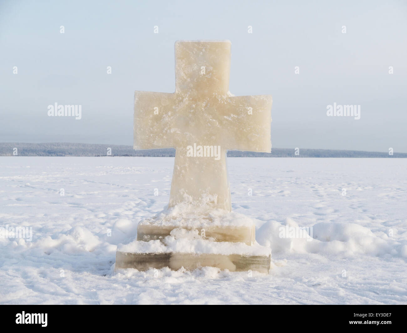 Cross ice hi-res stock photography and images - Alamy