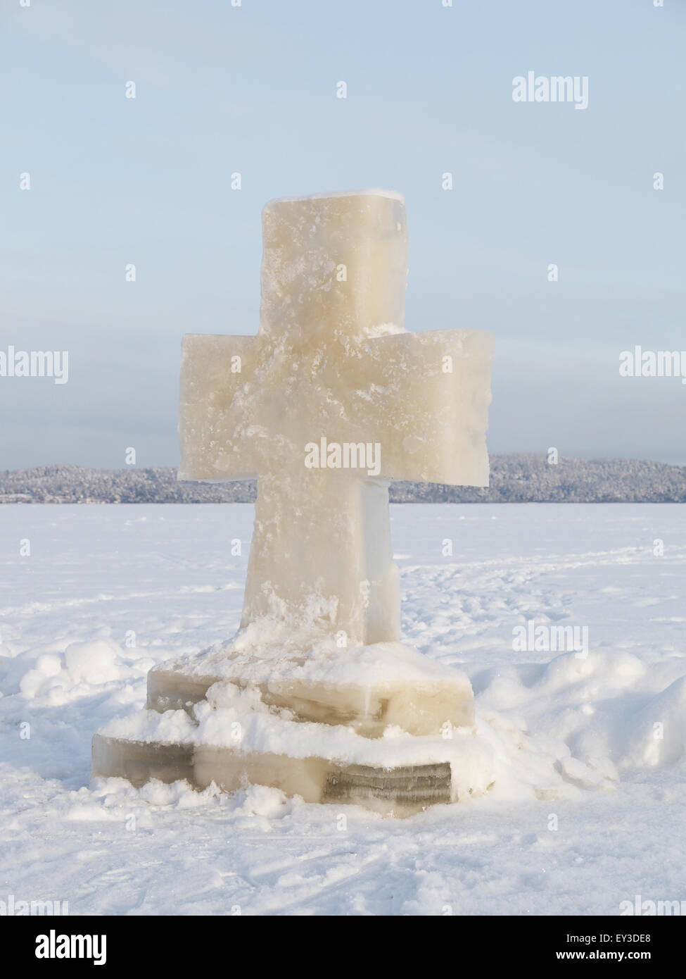 Cross ice on the lake Stock Photo - Alamy