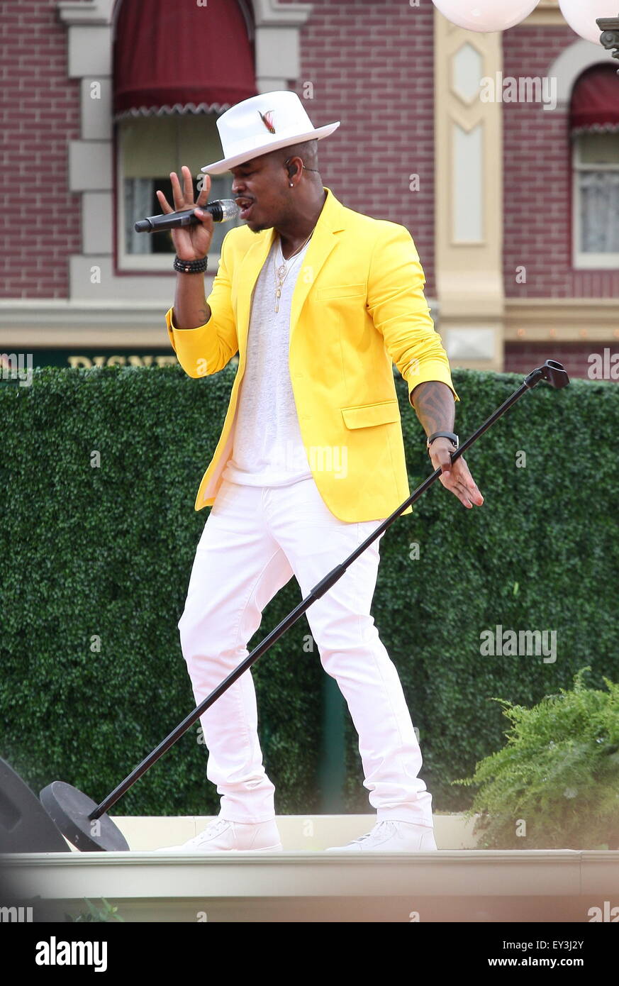 Singer Ne-Yo performs live on 'Live! with Kelly and Michael' Disneyland ...