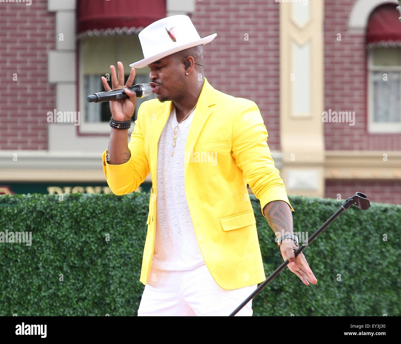 Singer Ne-Yo performs live on 'Live! with Kelly and Michael' Disneyland ...