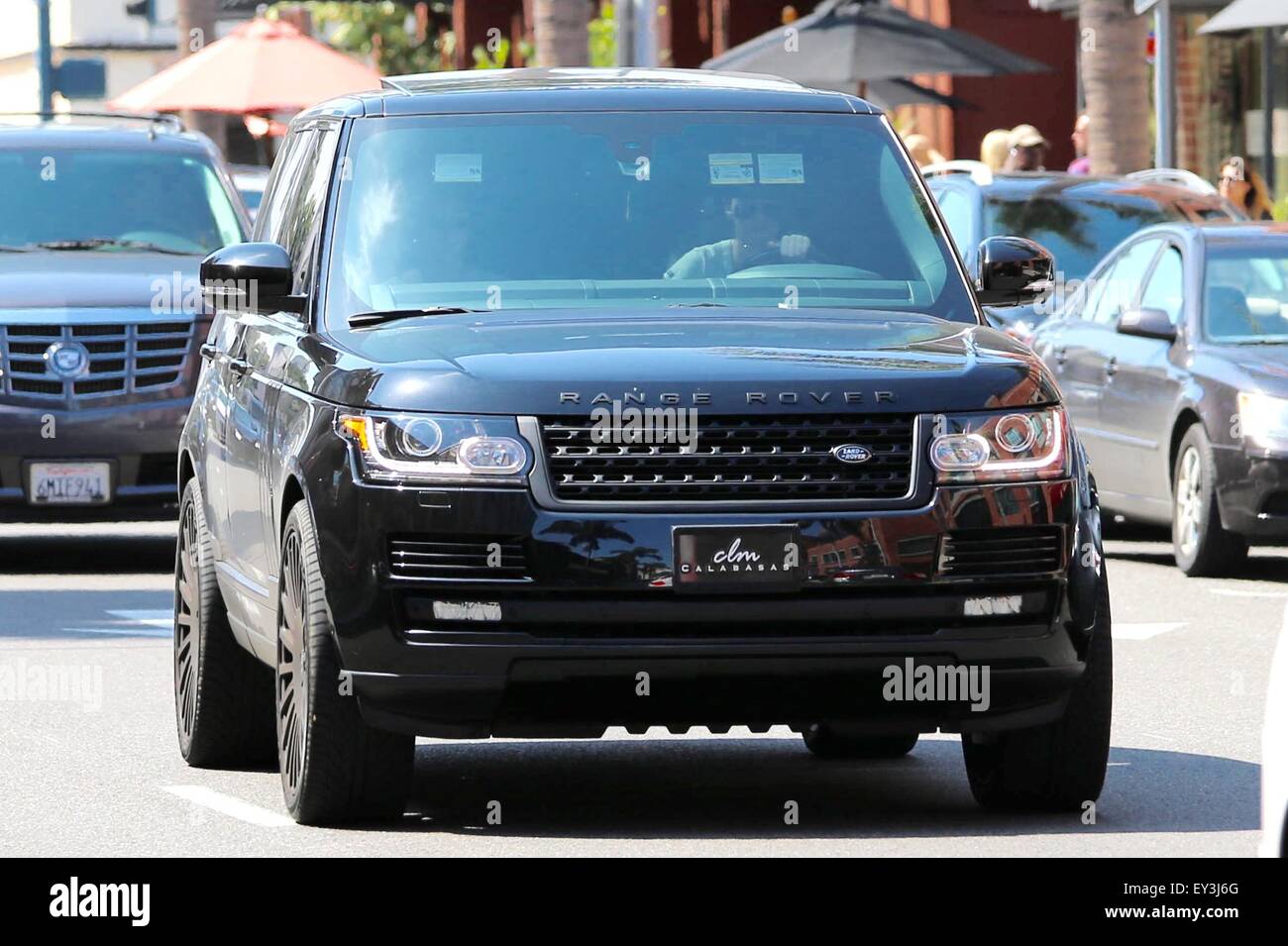 Kendall Jenner driving her Range Rover car in Beverly Hills Featuring ...