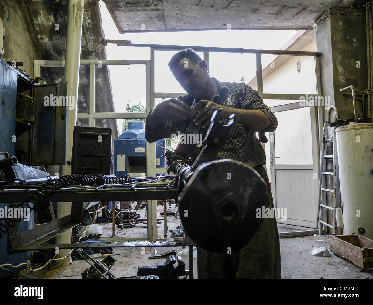 Fixed guns hi-res stock photography and images - Alamy