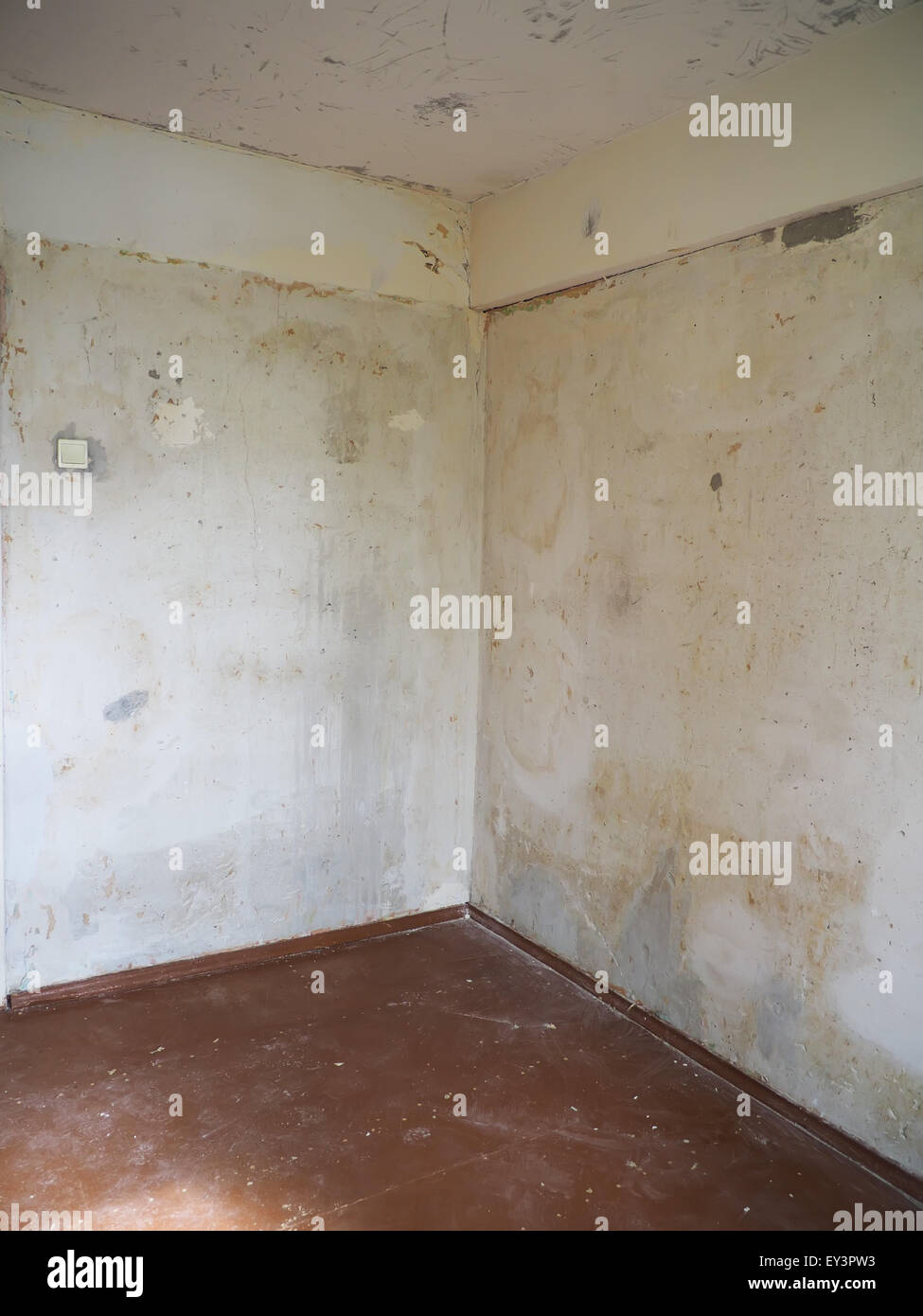 Repair room hi-res stock photography and images - Alamy