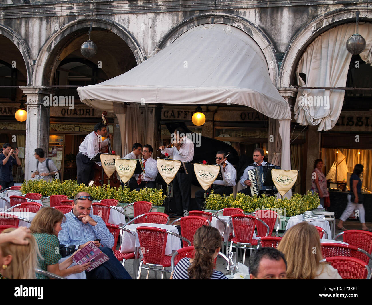 Quadri italy cafe hi-res stock photography and images - Alamy