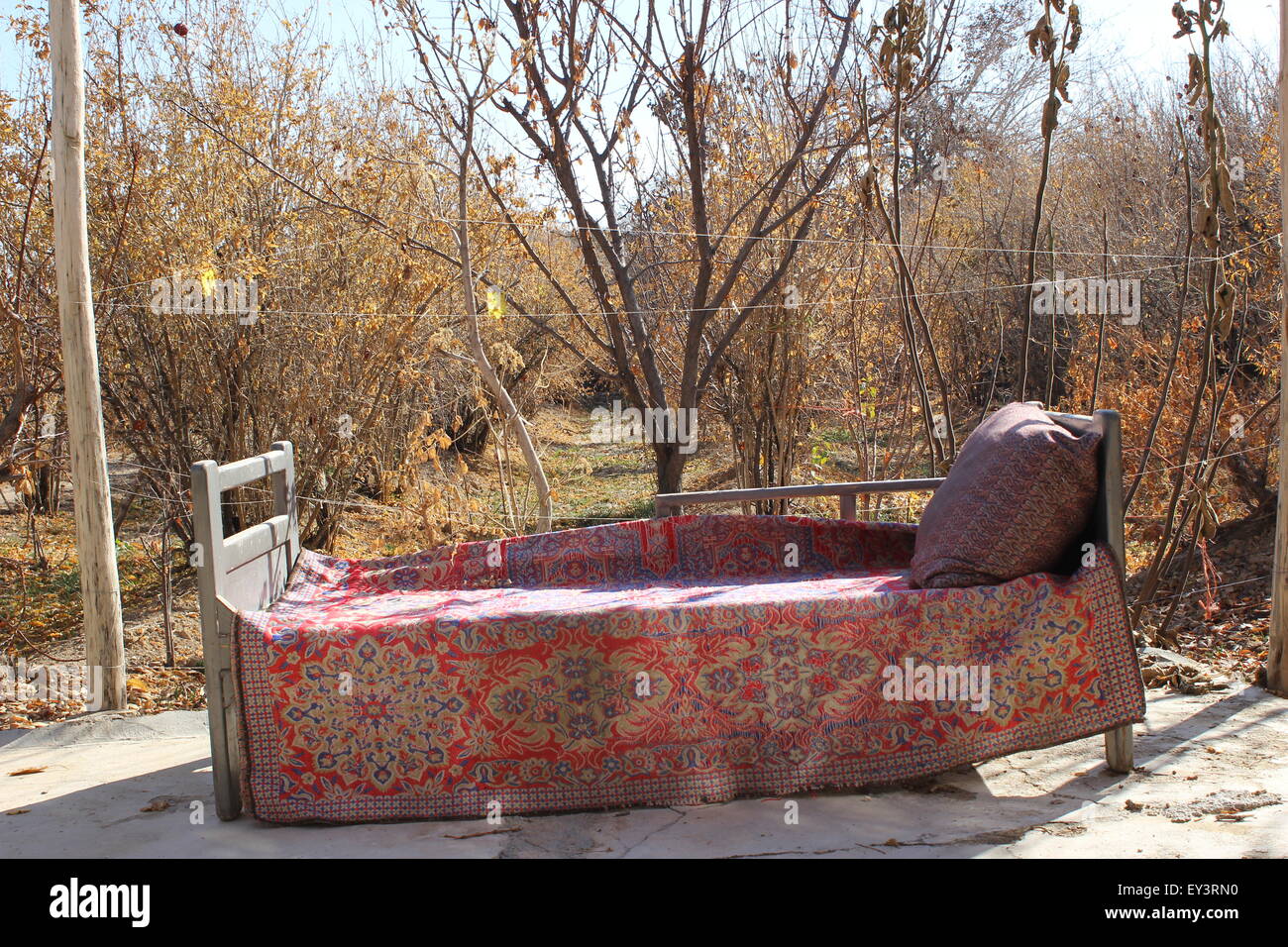 Rustic bed hi-res stock photography and images - Alamy