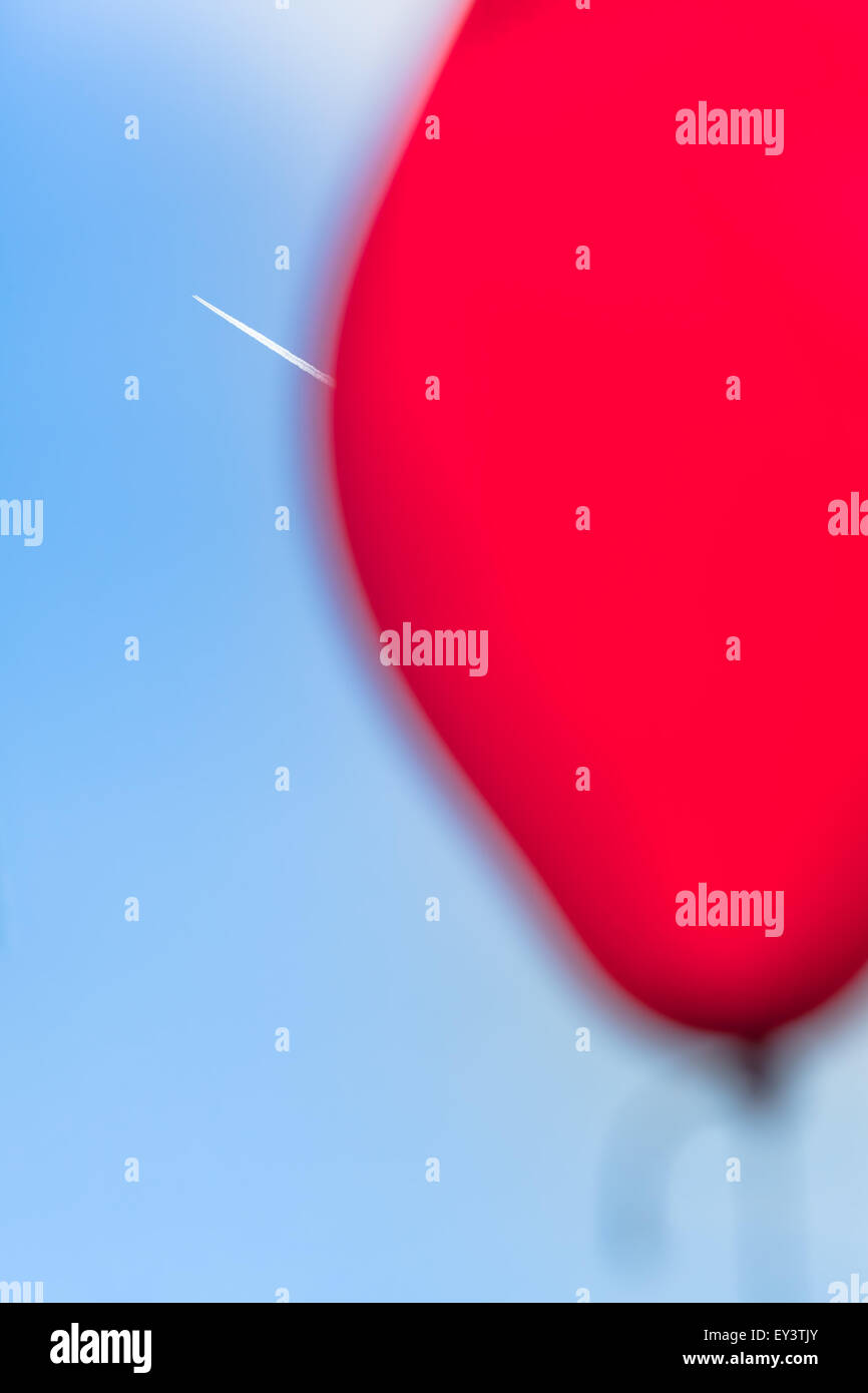 Red contrail hi-res stock photography and images - Alamy