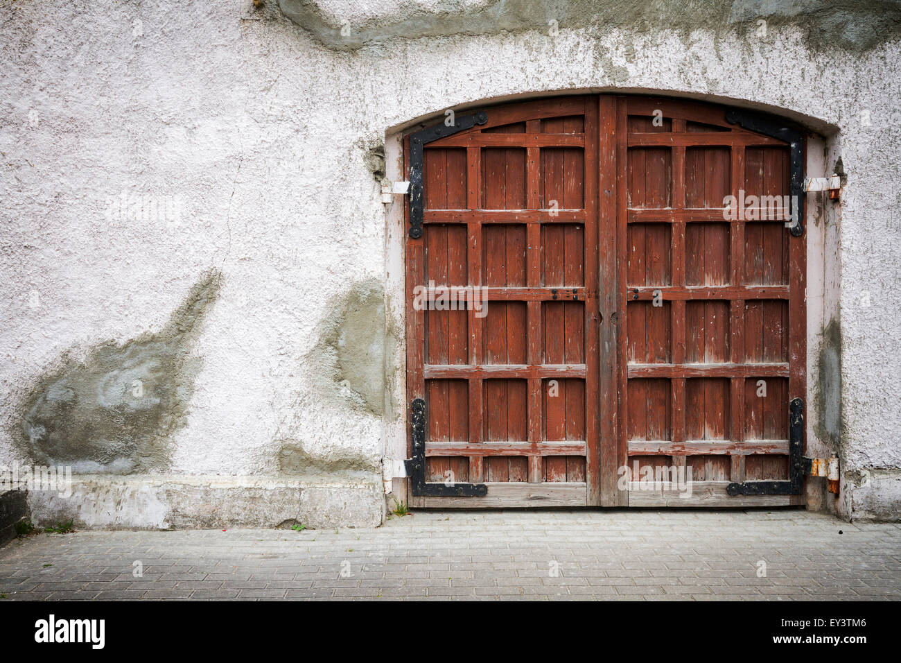 Gate entrance wall hi-res stock photography and images - Alamy