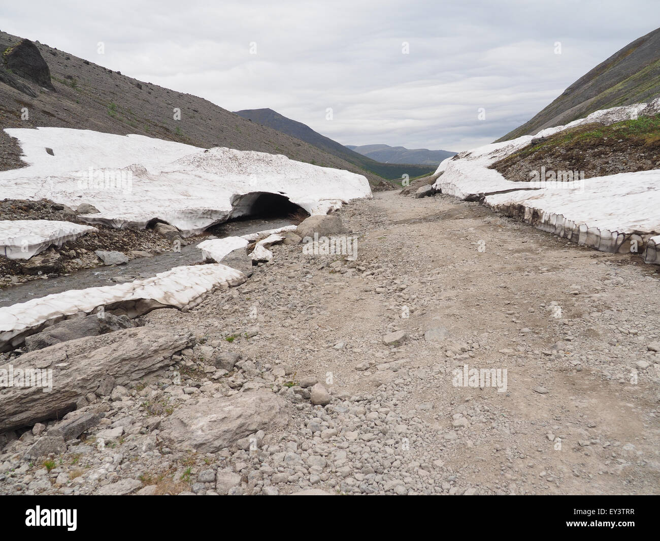 Skiing and snowfields hi-res stock photography and images - Alamy