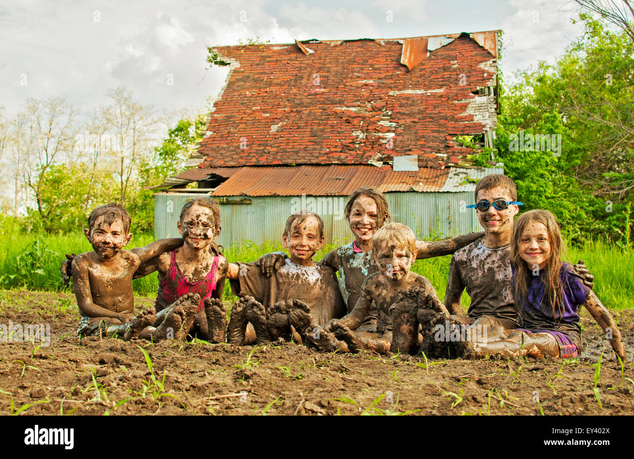 Muddy children hi-res stock photography and images - Alamy