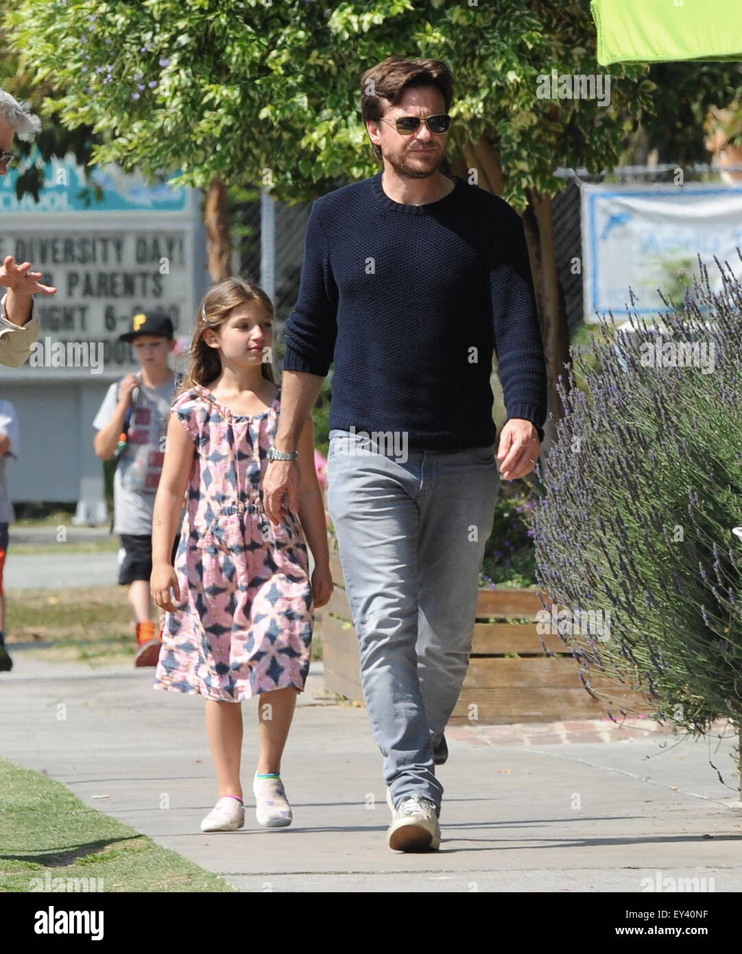 Actor Jason Bateman spending quality time with his dad Kent and ...