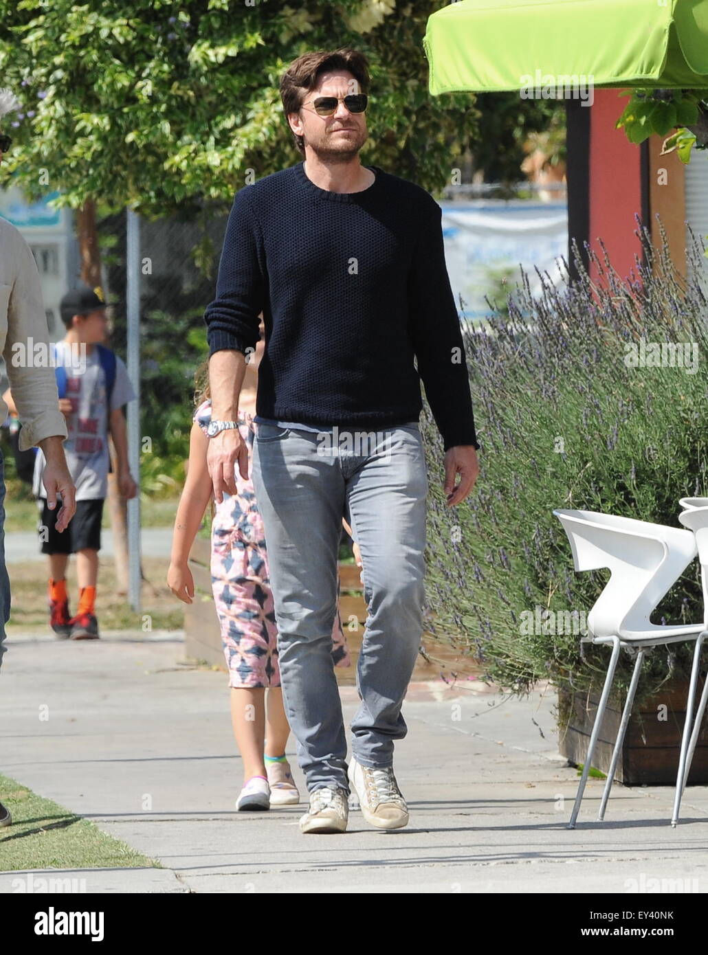 Actor Jason Bateman spending quality time with his dad Kent and ...