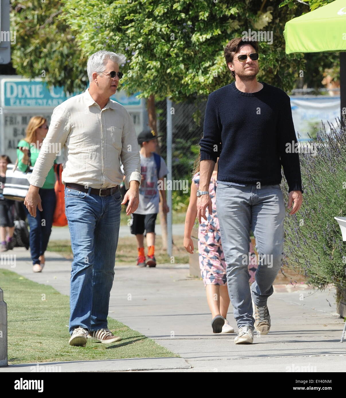 Actor Jason Bateman spending quality time with his dad Kent and ...