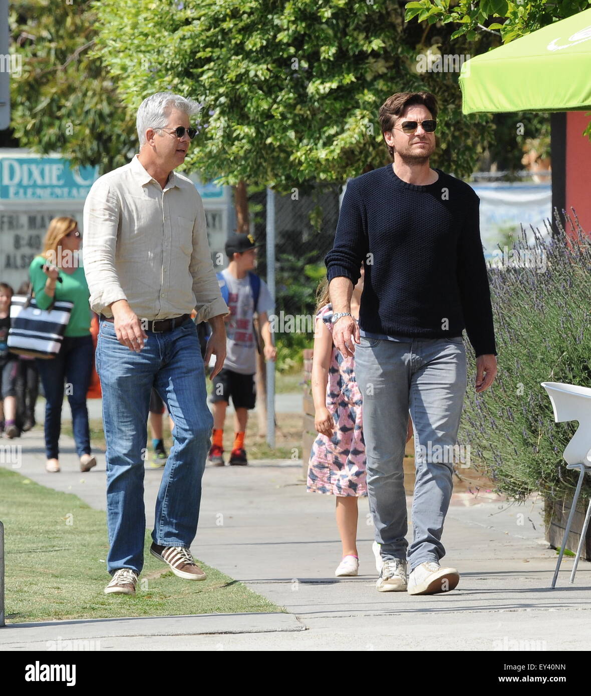 Actor Jason Bateman spending quality time with his dad Kent and ...