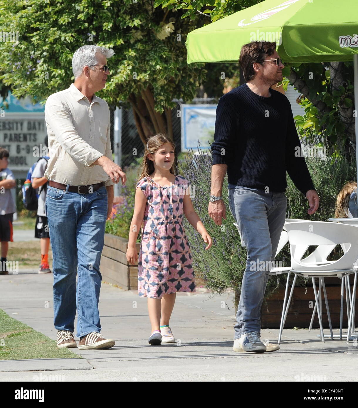 Actor Jason Bateman spending quality time with his dad Kent and ...