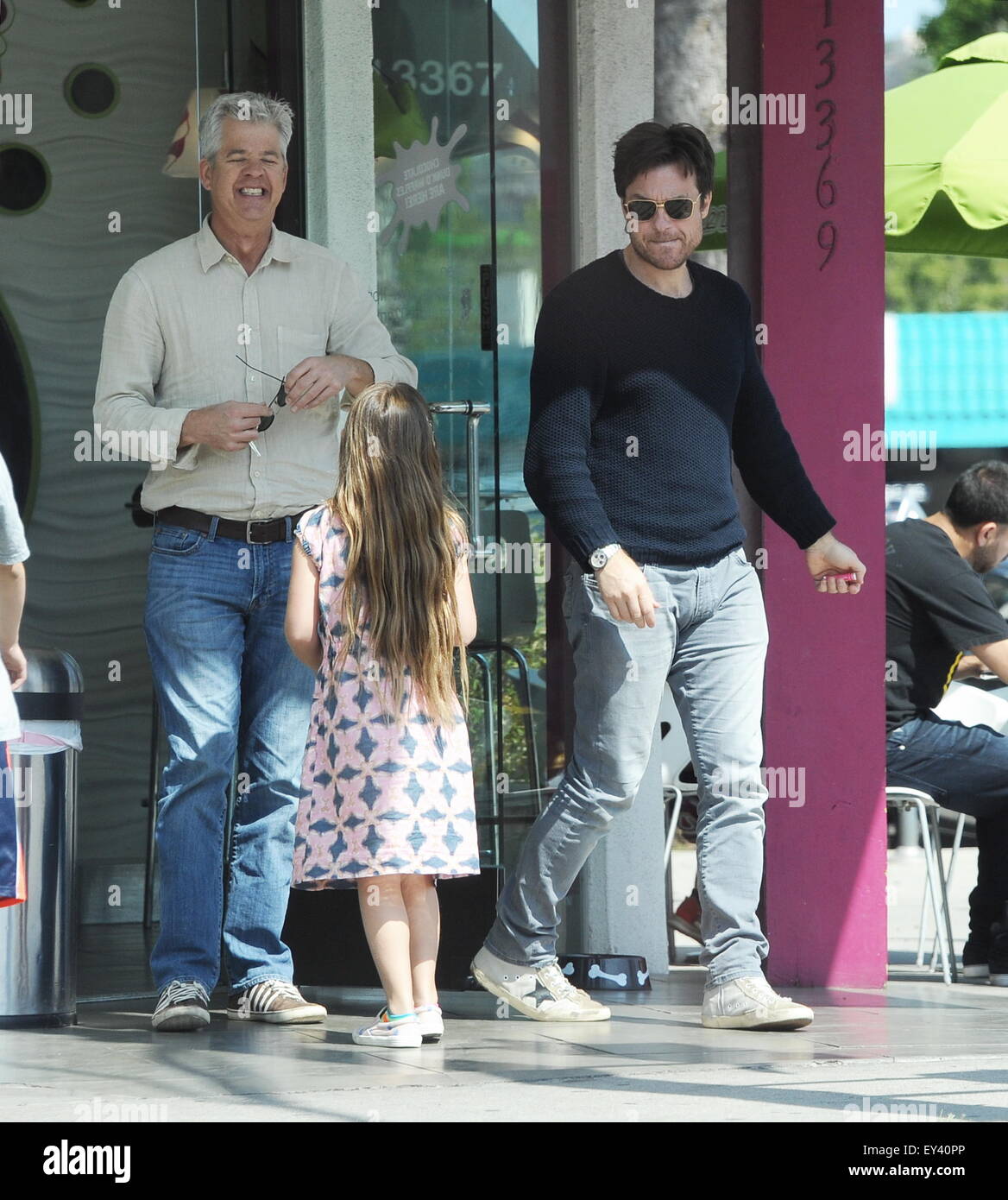 Actor Jason Bateman spending quality time with his dad Kent and ...