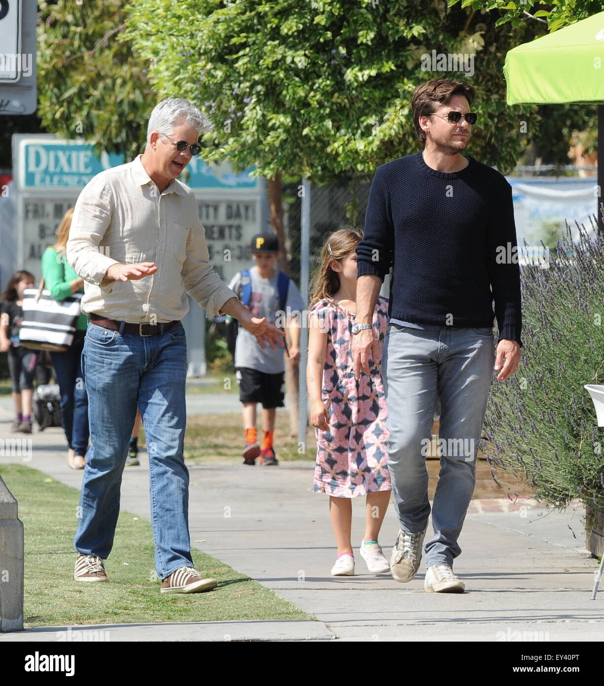 Actor Jason Bateman spending quality time with his dad Kent and ...