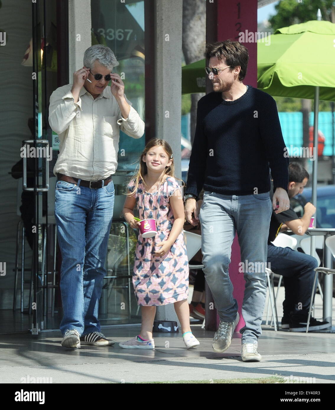 Actor Jason Bateman spending quality time with his dad Kent and ...