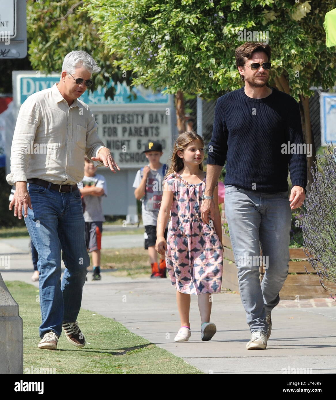 Actor Jason Bateman spending quality time with his dad Kent and ...