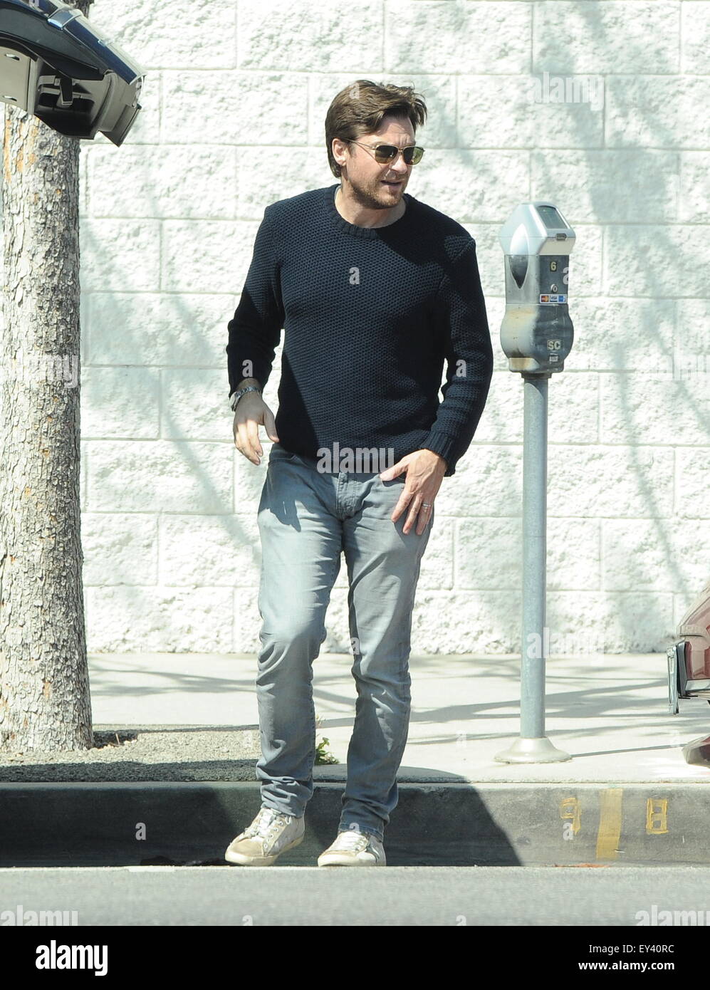 Actor Jason Bateman spending quality time with his dad Kent and ...