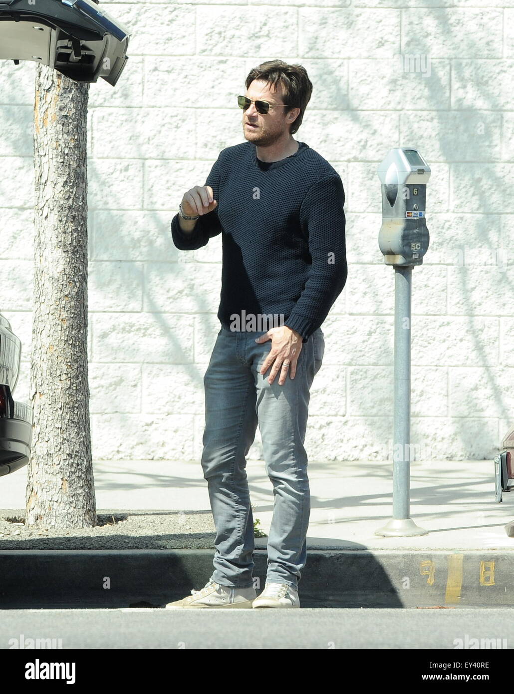 Actor Jason Bateman spending quality time with his dad Kent and ...