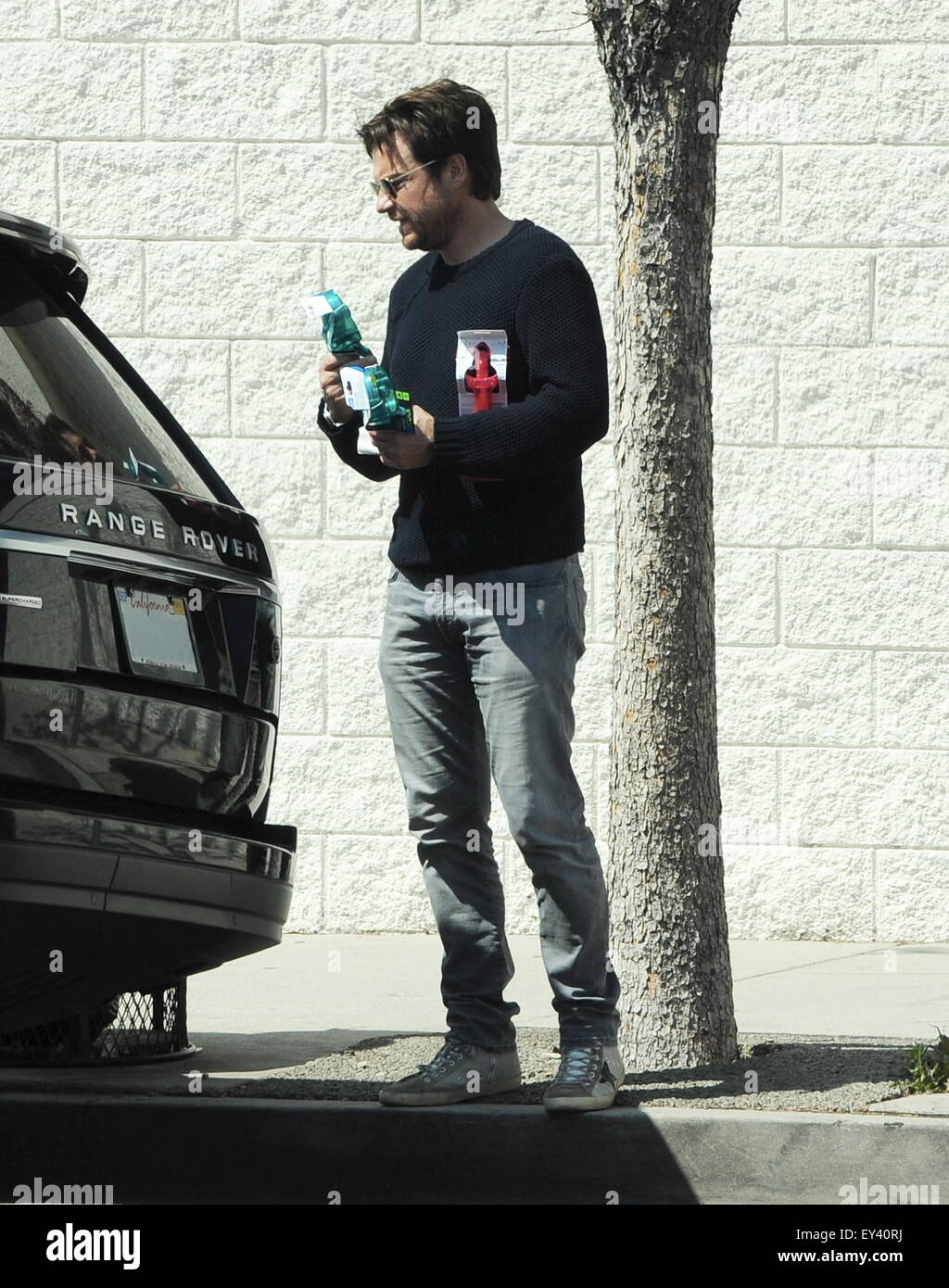 Actor Jason Bateman spending quality time with his dad Kent and ...