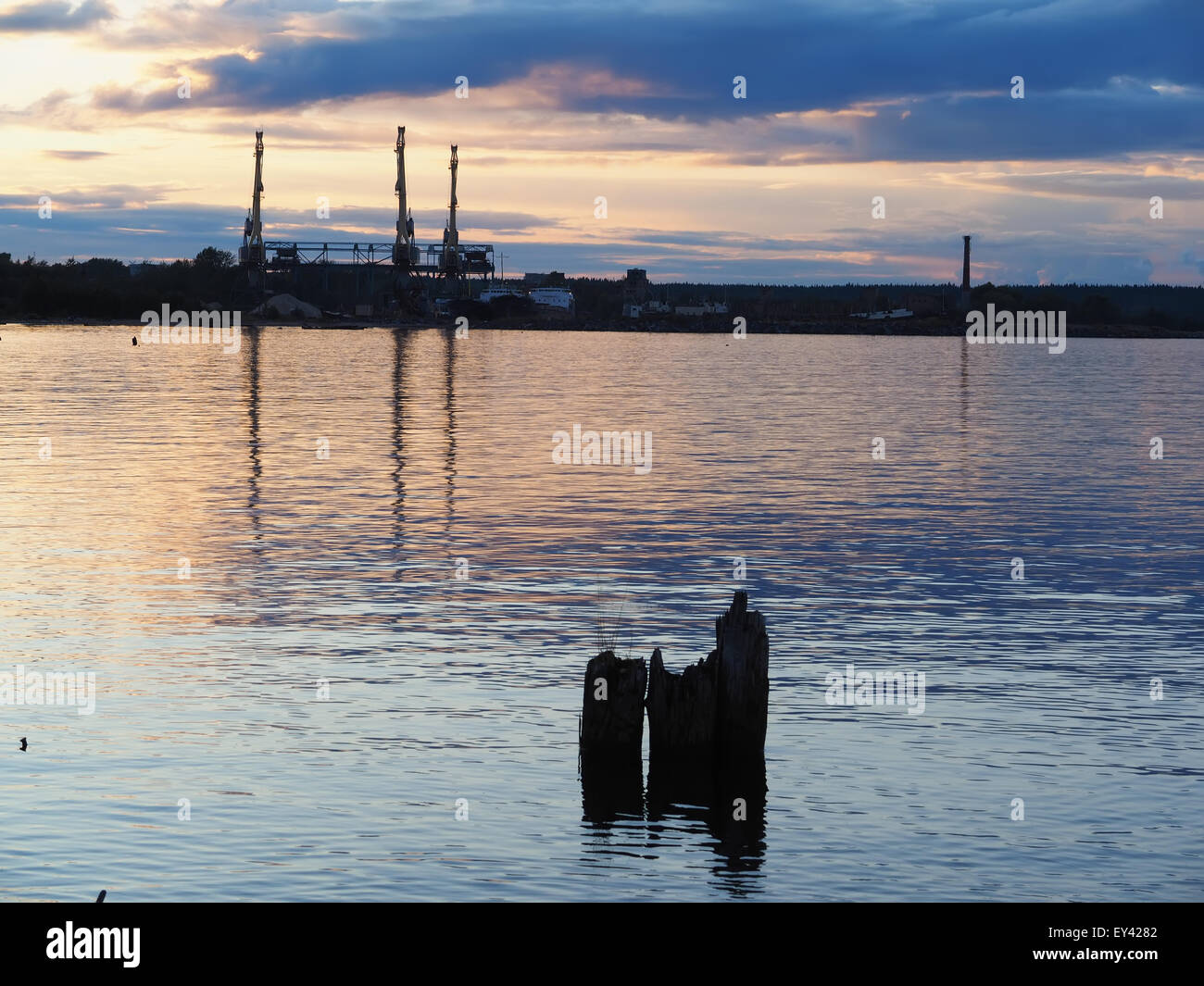 Industrial city on shore hi-res stock photography and images - Alamy