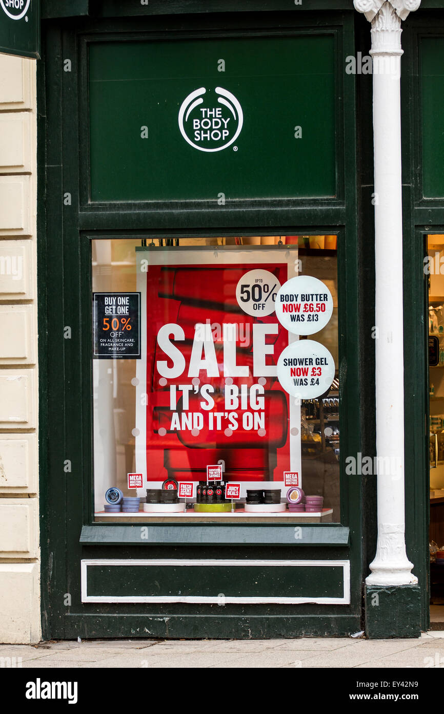 Dundee, Scotland, UK. 21st July, 2015. Mid Summer Sales in Dundee. The ...