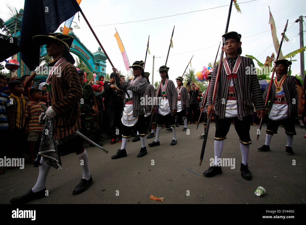 Residents dressed in traditional Javanese followed Nyadran ritual in ...