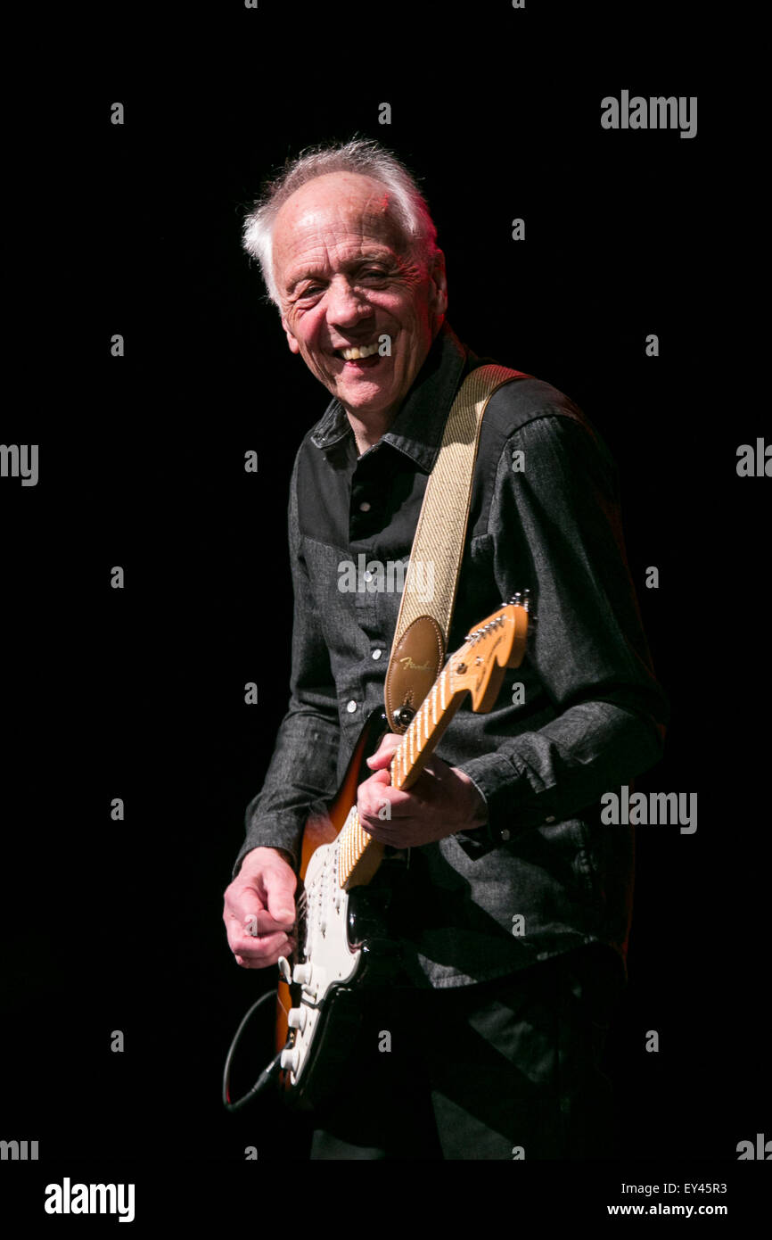 Robin trower hi-res stock photography and images - Alamy