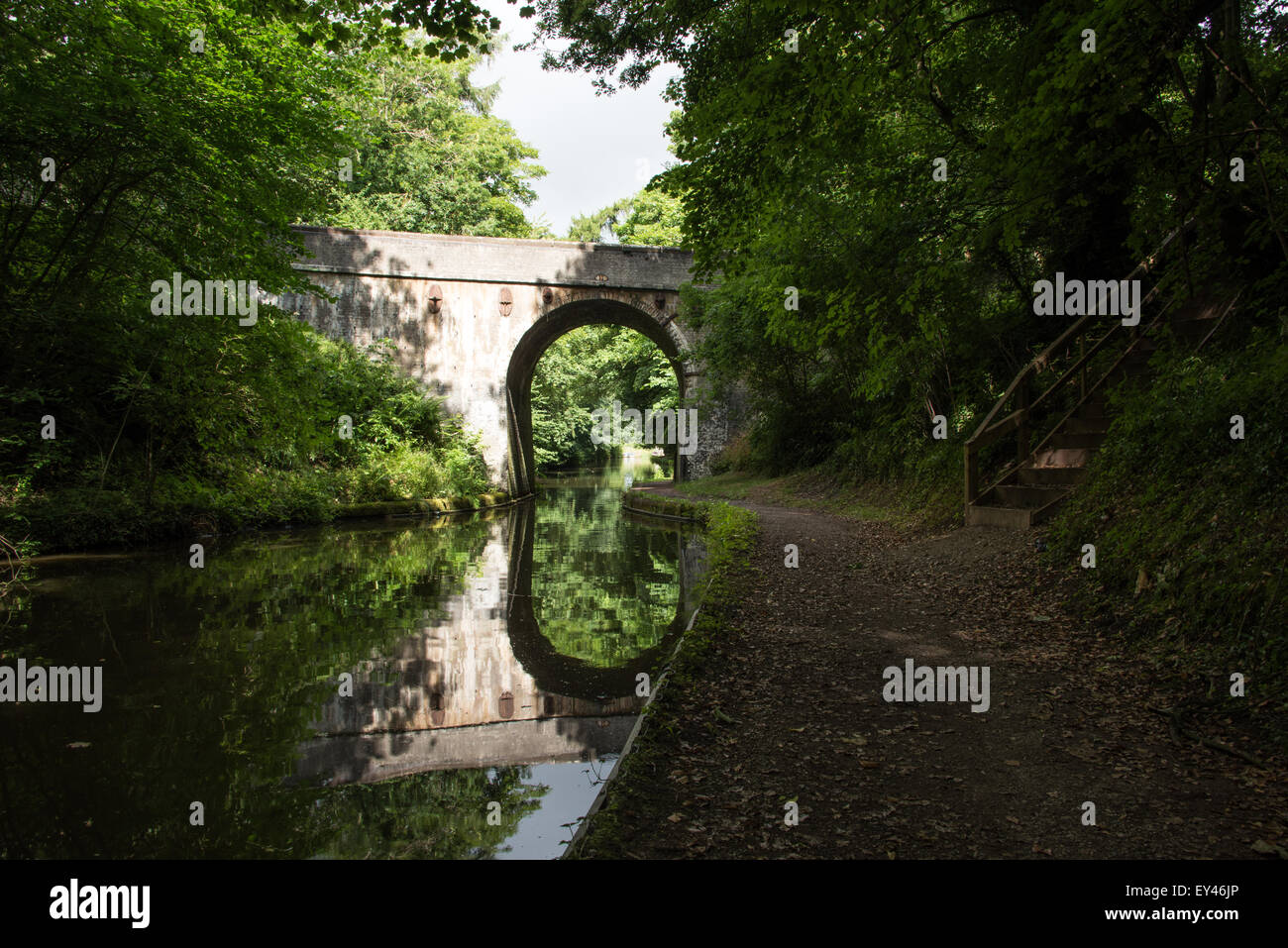 looking through canal bridge in Shropshire union canal, Brewood ...