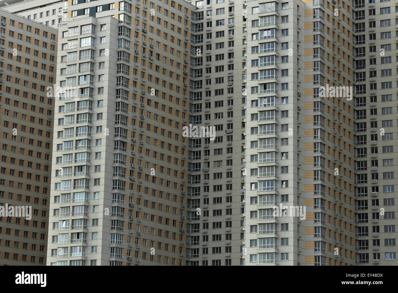 Large apartment building hi-res stock photography and images - Alamy