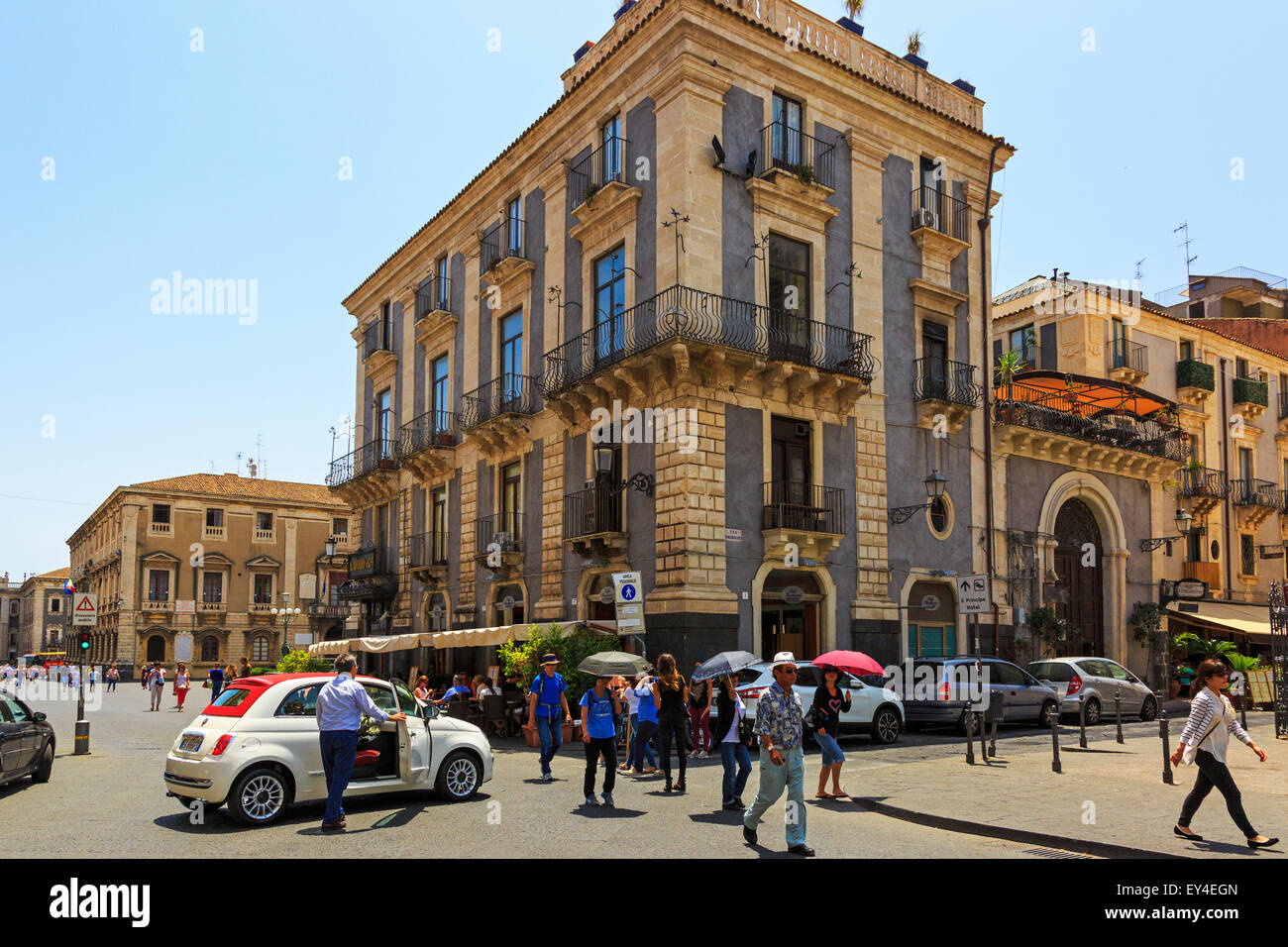 Palazzo la Piana, Via Etnea, pedestrian precinct, Catania, Sicily ...