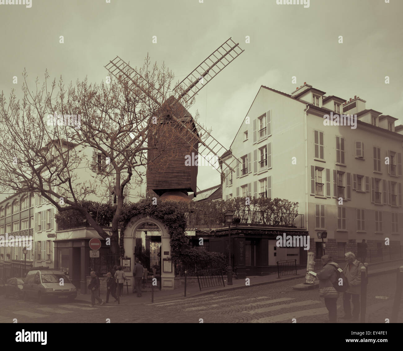 Moulin rouge paris hi-res stock photography and images - Alamy