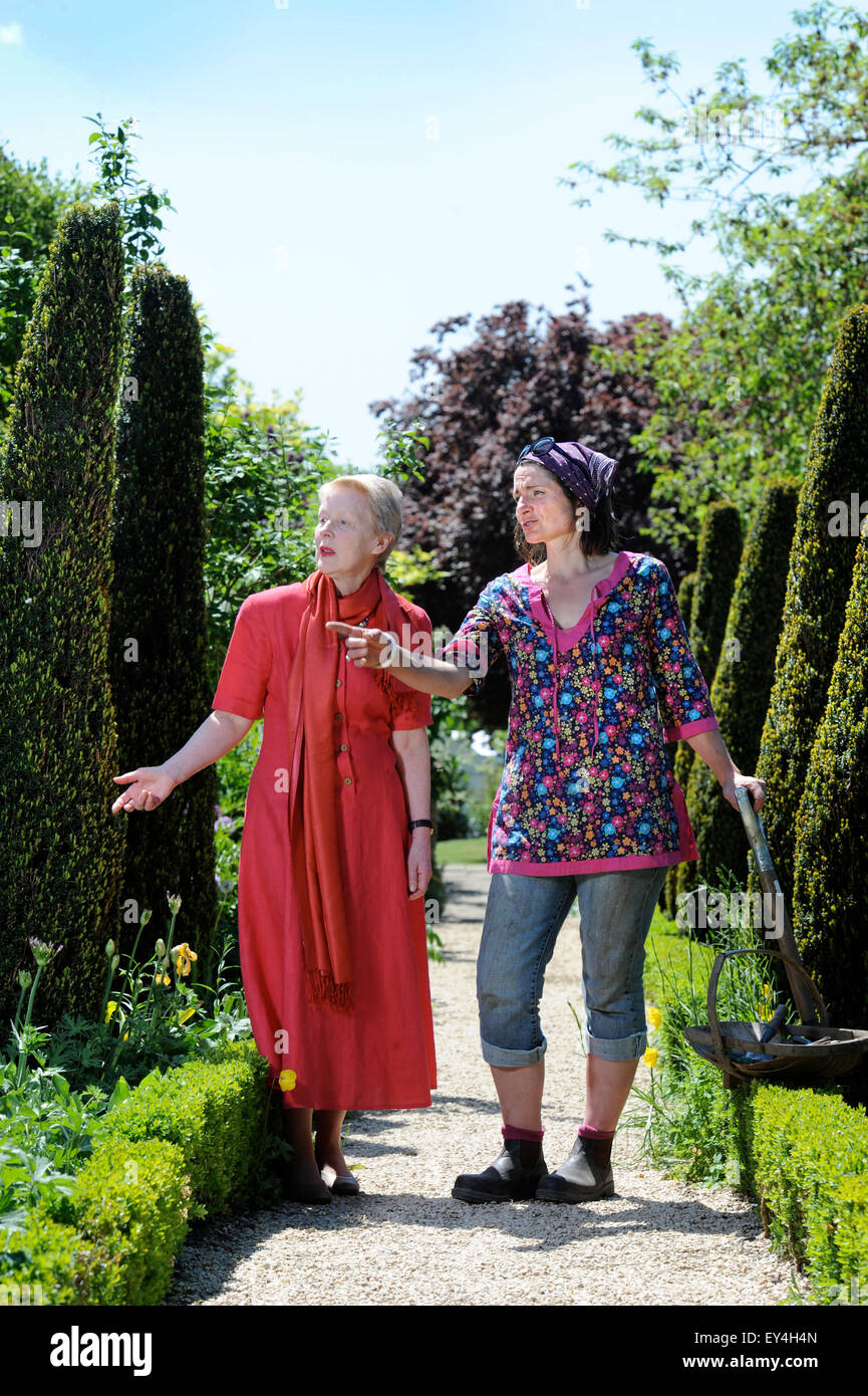 English country house opera hi-res stock photography and images - Alamy