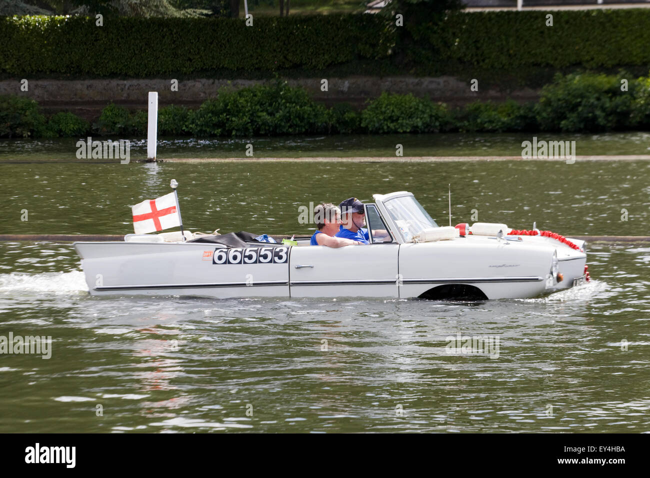 Amphibious vehicle on river thames hi-res stock photography and images ...