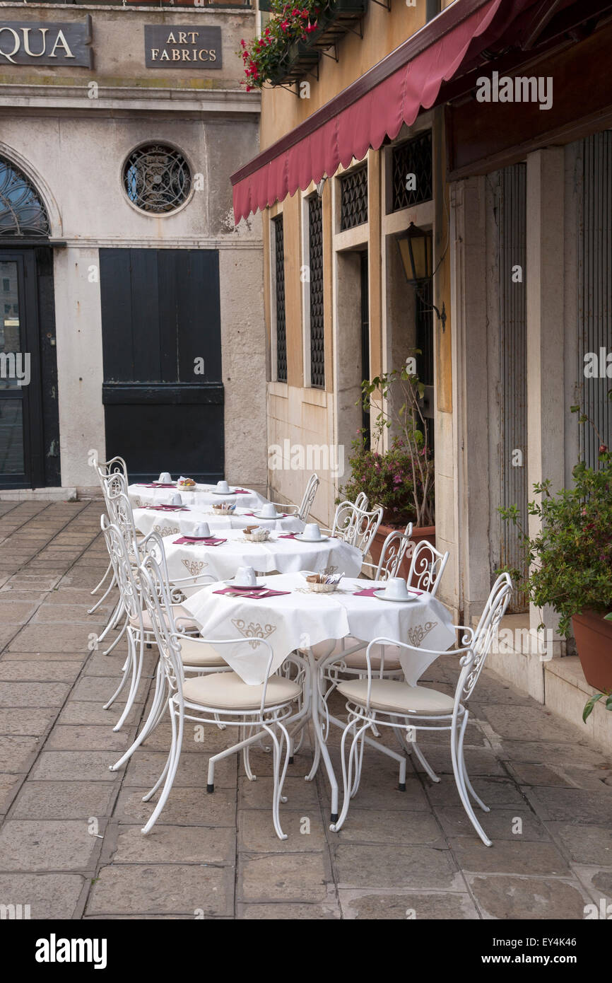 Restaurant Table and Chairs, Venice, Italy Stock Photo - Alamy
